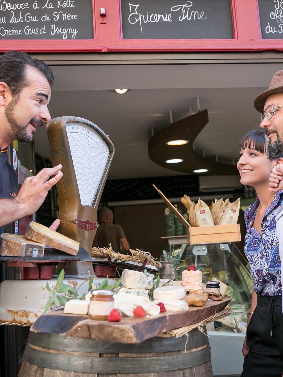 Le marché Forville au coeur de Cannes | Cannes Tourisme