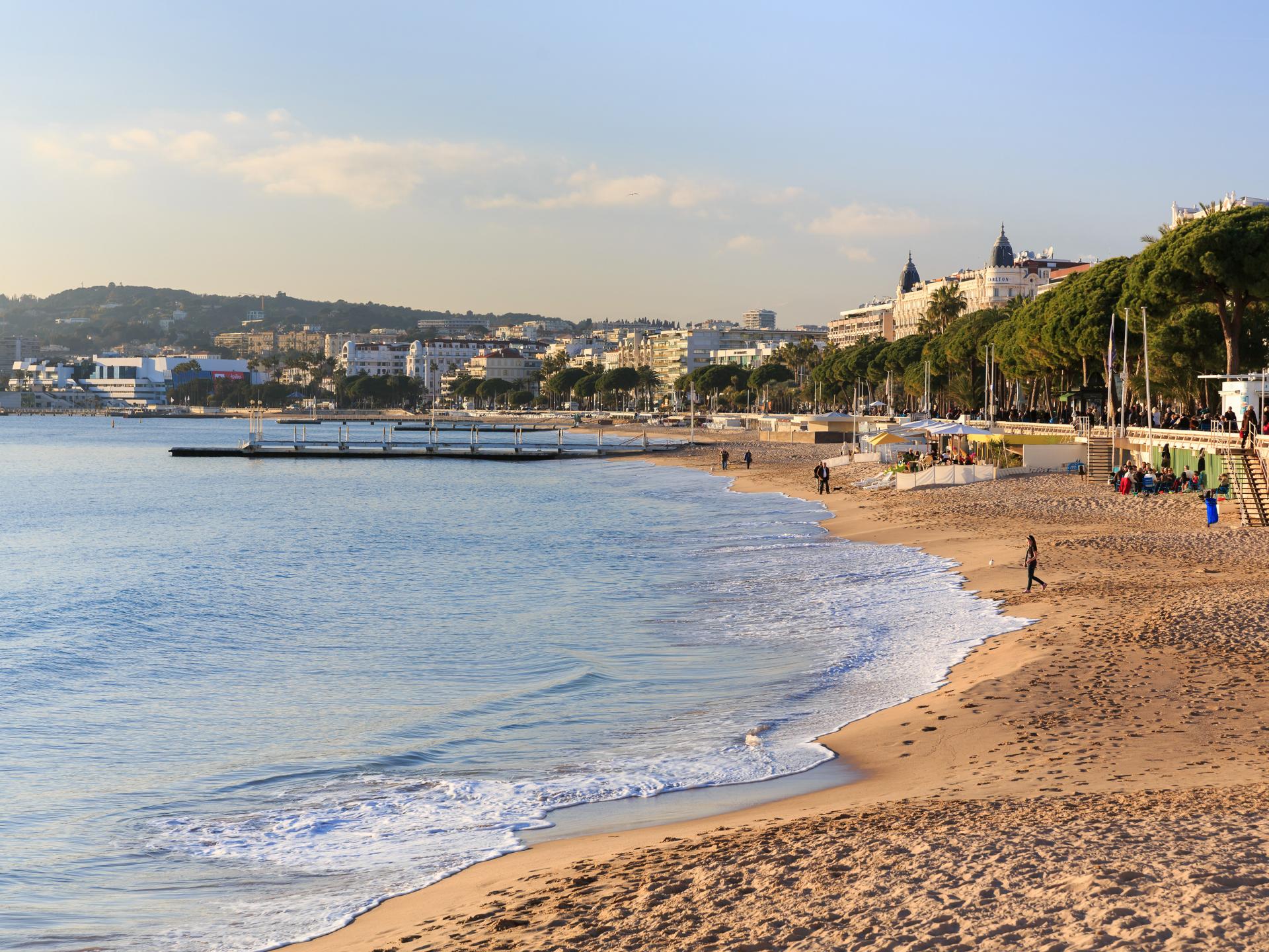 The beaches of Cannes, follow the guide | Cannes Tourism