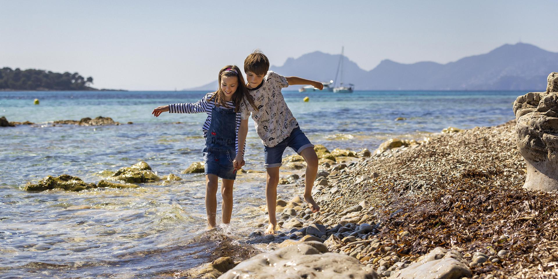 Family beach day in Cannes: where to swim with children?| Cannes Tourism
